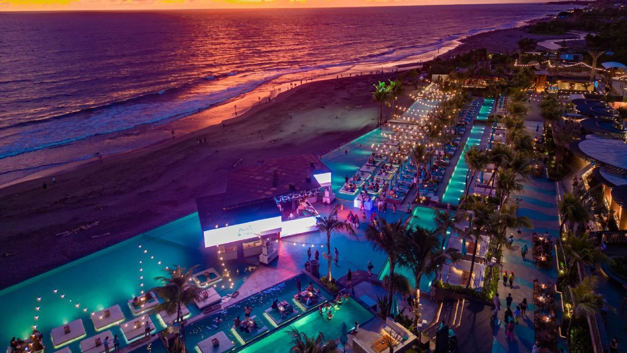 Atlas Beach Club Bali: Daya Tarik, Lokasi, Syarat Masuk, dan Harga Tiket