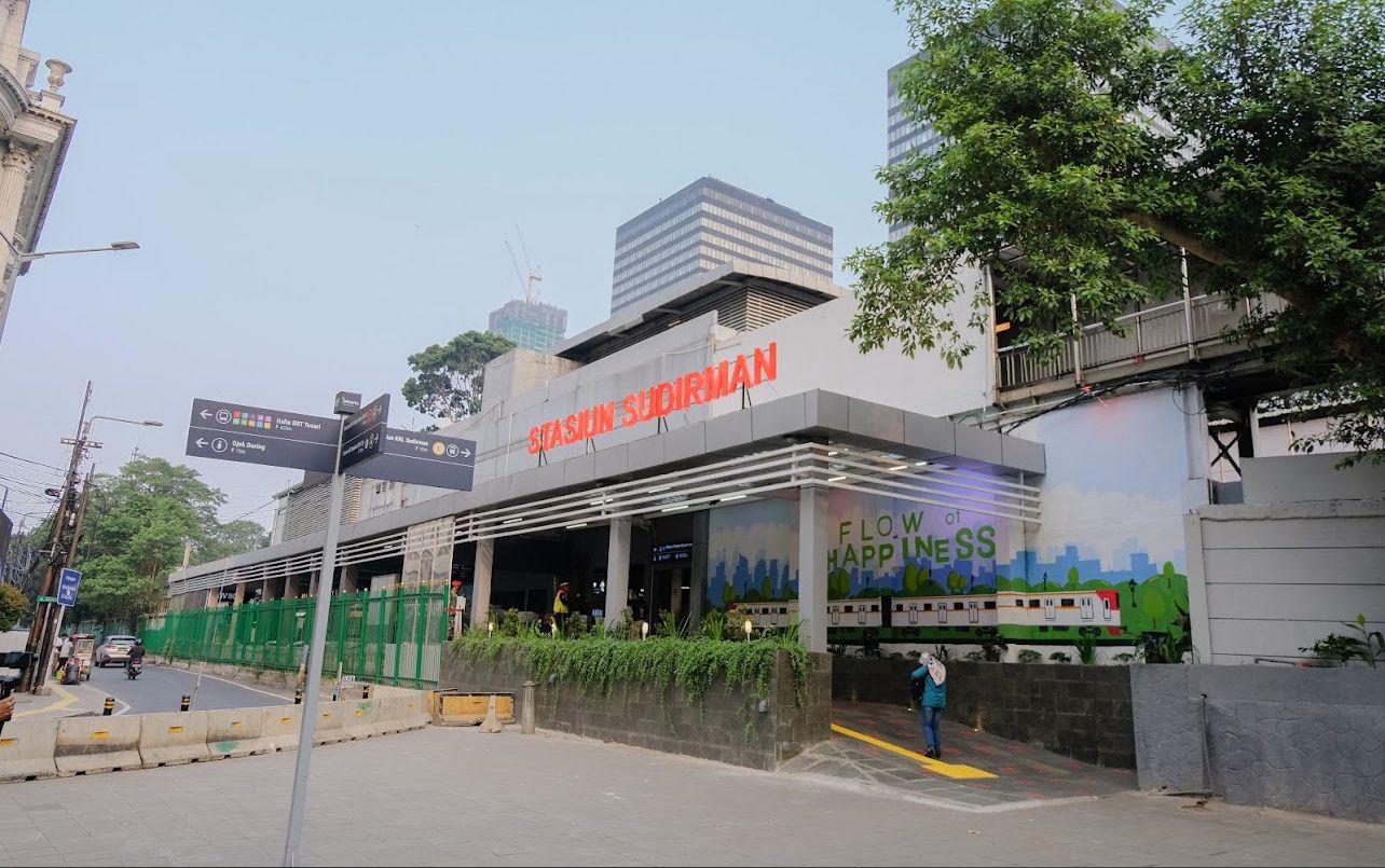Stasiun Sudirman | Terkoneksi MRT Hingga LRT
