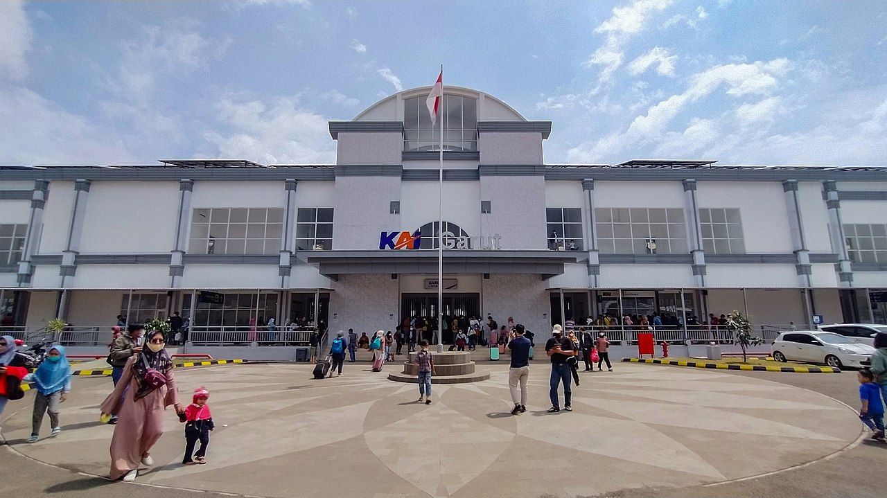 Stasiun Garut: Jadwal KA, Rute, Harga Tiket & Fasilitas