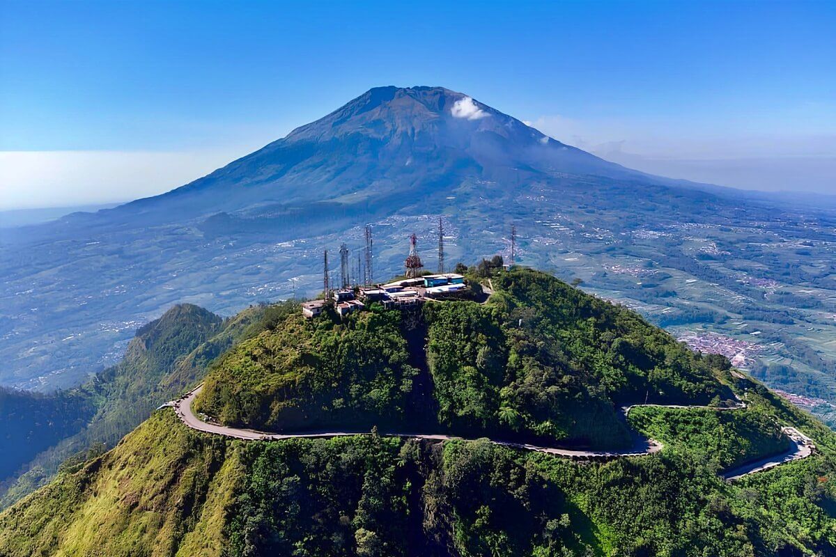 Gunung Telomoyo: Daya Tarik, Harga Tiket dan Jalur Pendakian