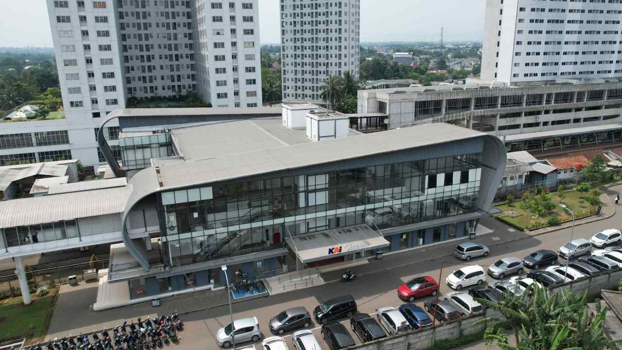 Stasiun Tanah Abang: Rute KRL, Jadwal, & Rekomendasi Wisata