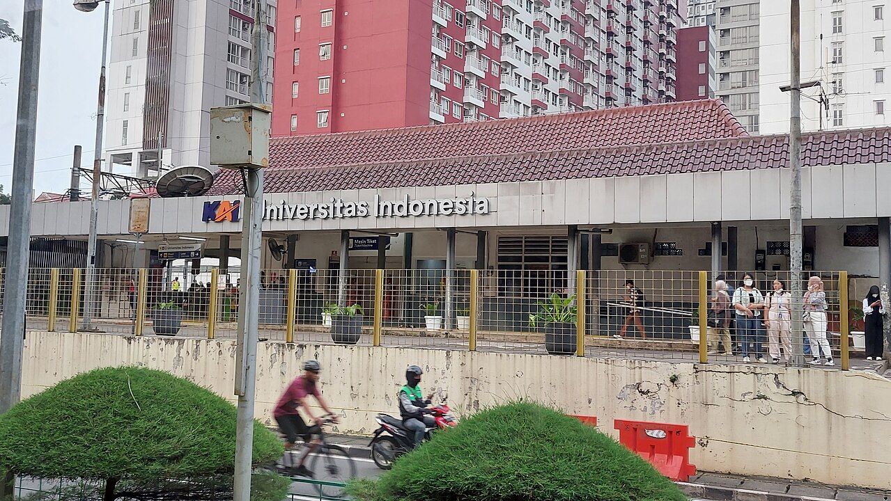 Stasiun UI: Jadwal KRL, Rute, Fasilitas, dan Tarif 2025