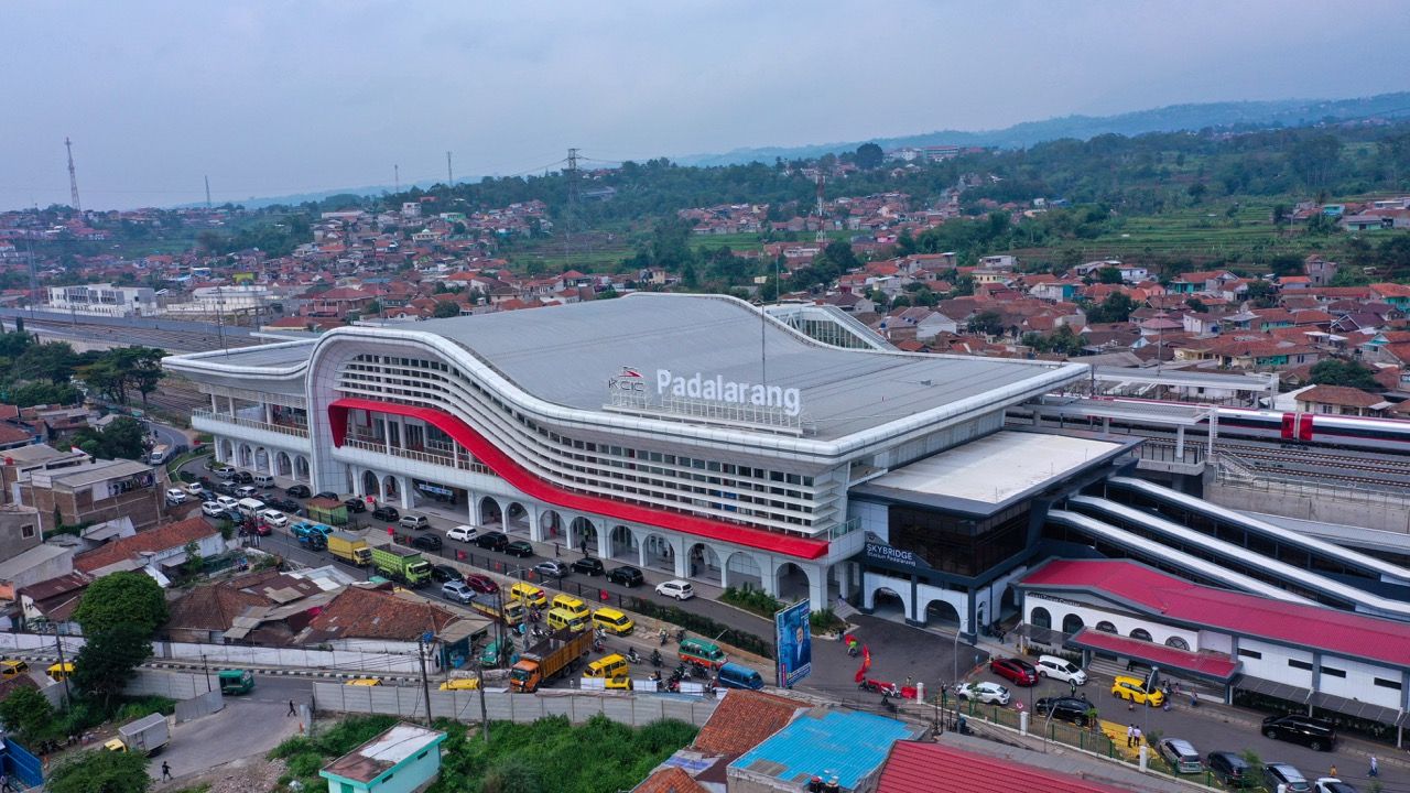 Stasiun Whoosh Padalarang: Lokasi, Rute, Jadwal Kereta, Fasilitas, dan ...